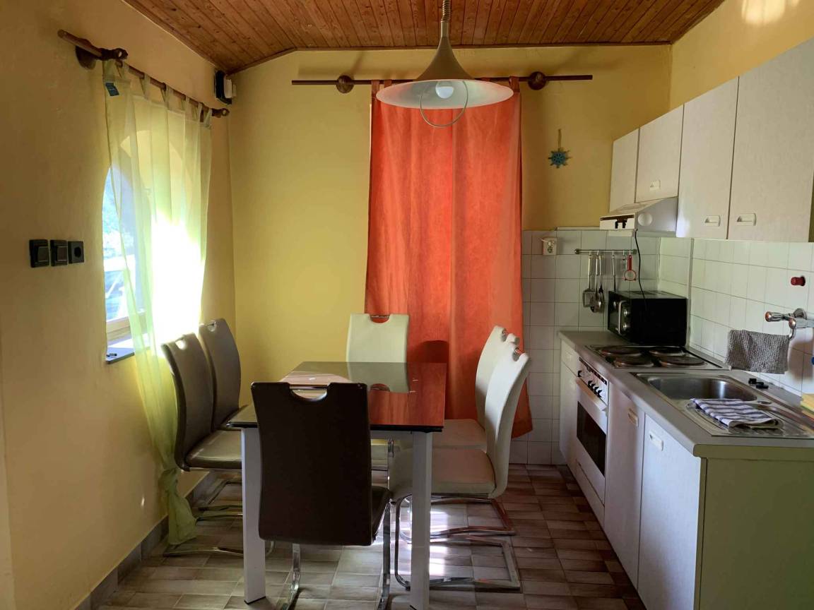90 M² Ferienhaus ∙ 2 Schlafzimmer ∙ 6 Gäste - Szigliget