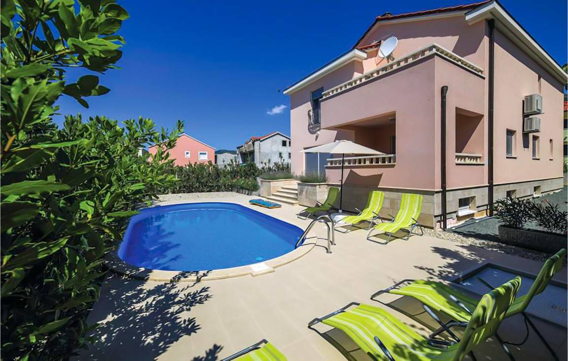 200 M² Casa ∙ 4 Habitaciones ∙ 10 Huéspedes - Split