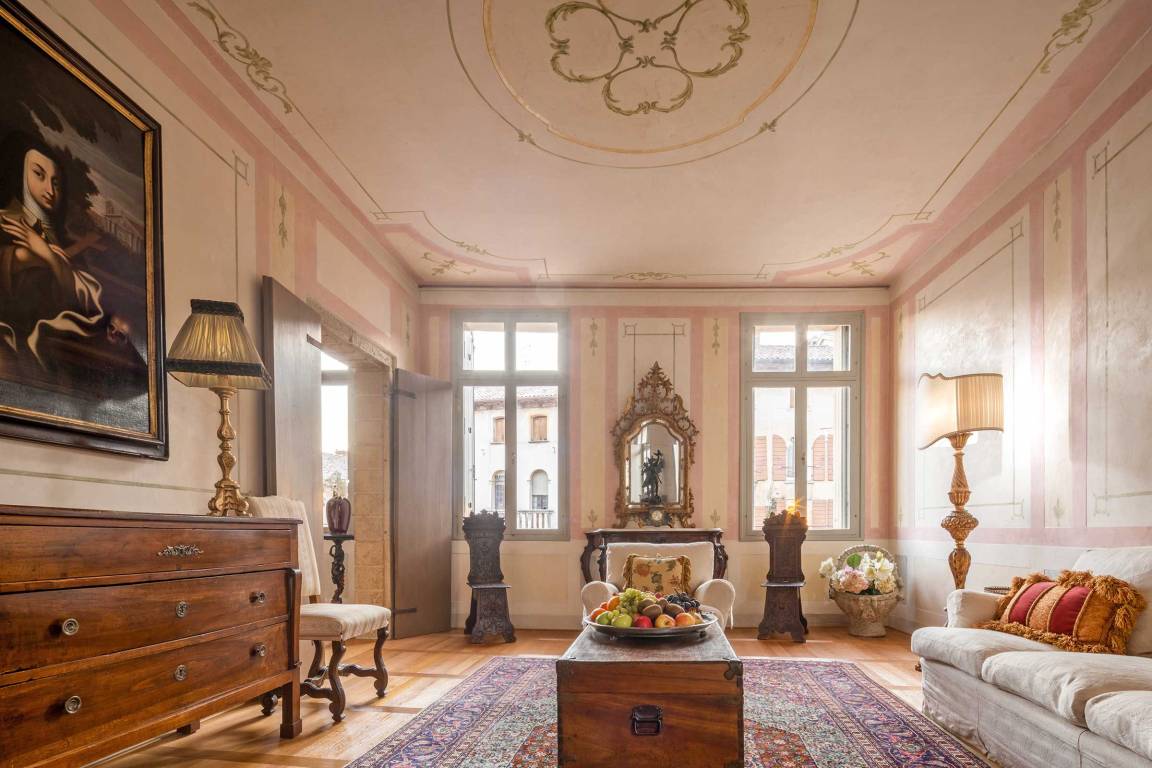 140 M² Apartment ∙ 2 Bedrooms ∙ 6 Guests - Asolo