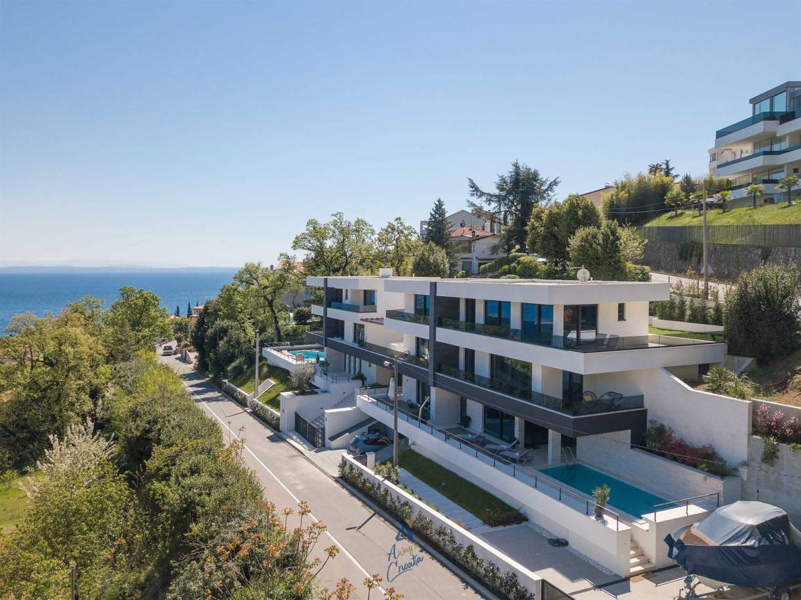 330 M² Villa ∙ 5 Makuuhuonetta ∙ 10 Vierasta - Rijeka