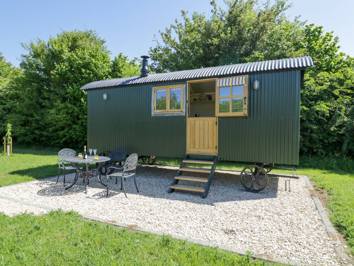 Cottage ∙ 1 Bedroom ∙ 4 Guests - Witney
