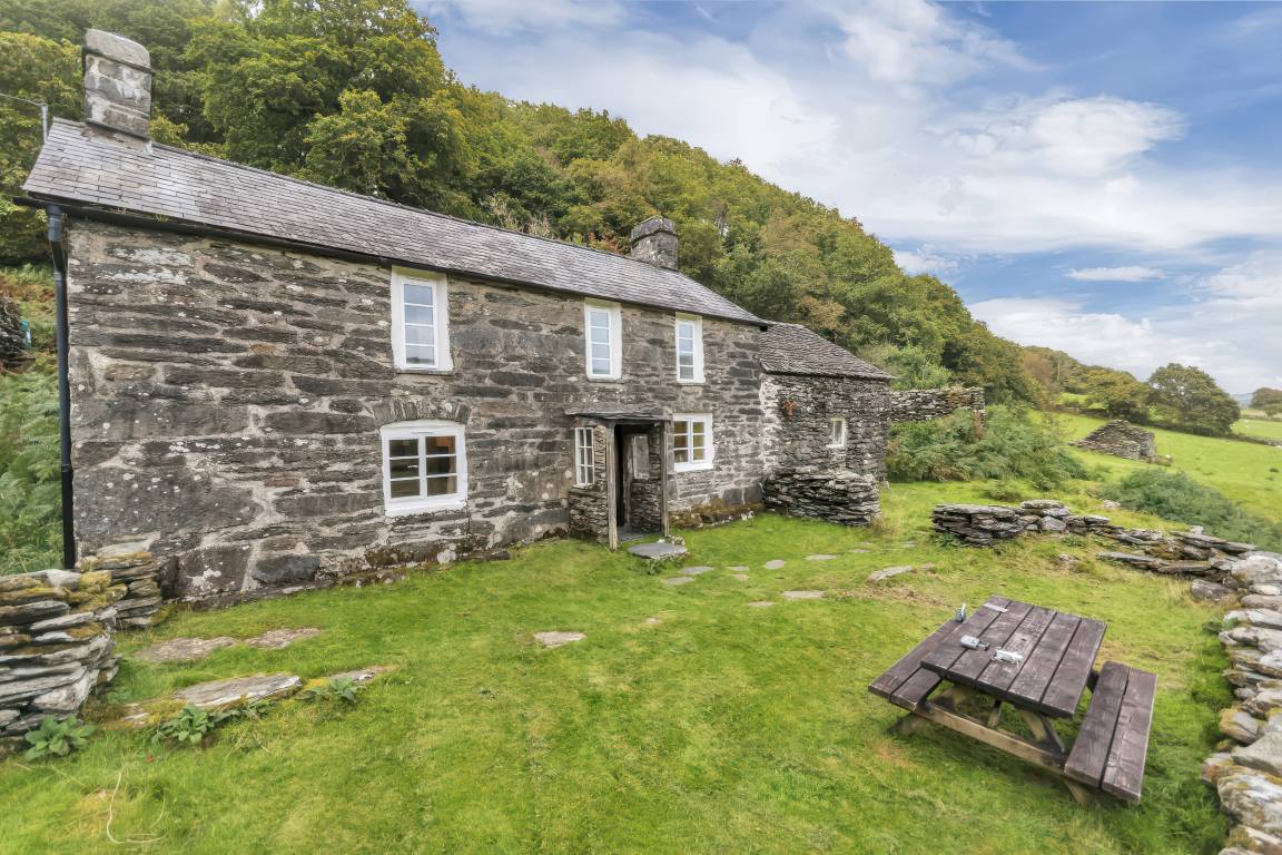 Cottage ∙ 3 Bedrooms ∙ 5 Guests - Penrhyndeudraeth