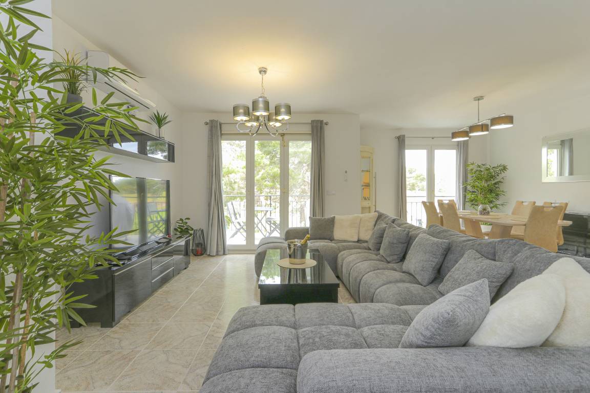 140 M² Apartment ∙ 2 Bedrooms ∙ 6 Guests - Playa Flamenca