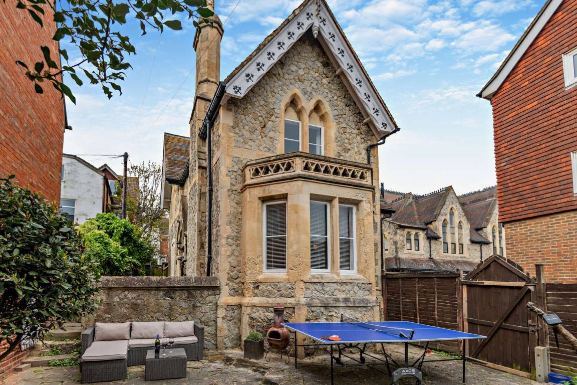 Cottage ∙ 2 Bedrooms ∙ 4 Guests - Folkestone