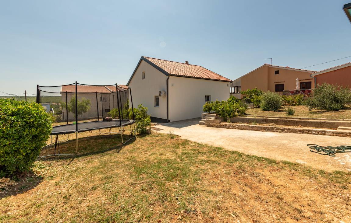 75 M² Ferienhaus ∙ 2 Schlafzimmer ∙ 6 Gäste - Vinjerac