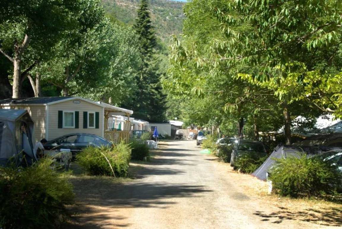 32 M² Camping ∙ 3 Chambres ∙ 8 Personnes - Lozère