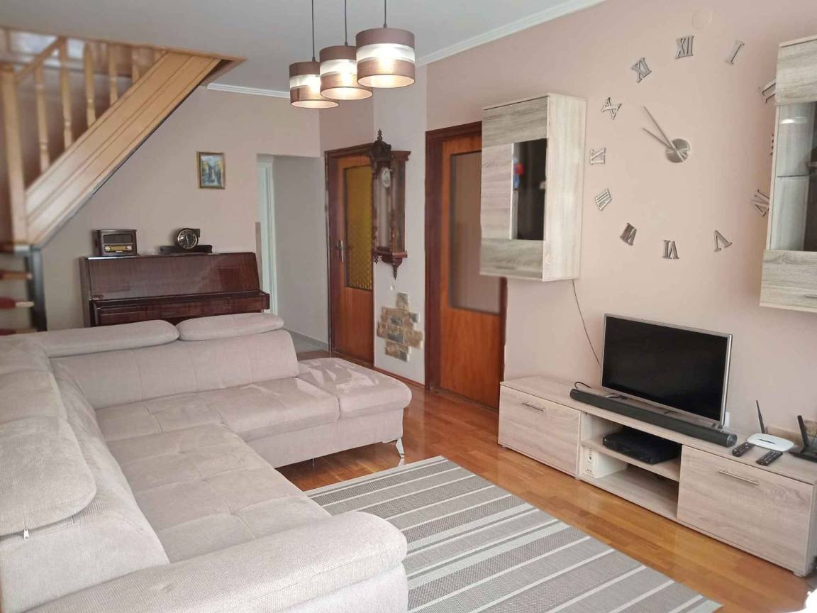 100 M² Ferienhaus ∙ 2 Schlafzimmer ∙ 4 Gäste - Vonyarcvashegy