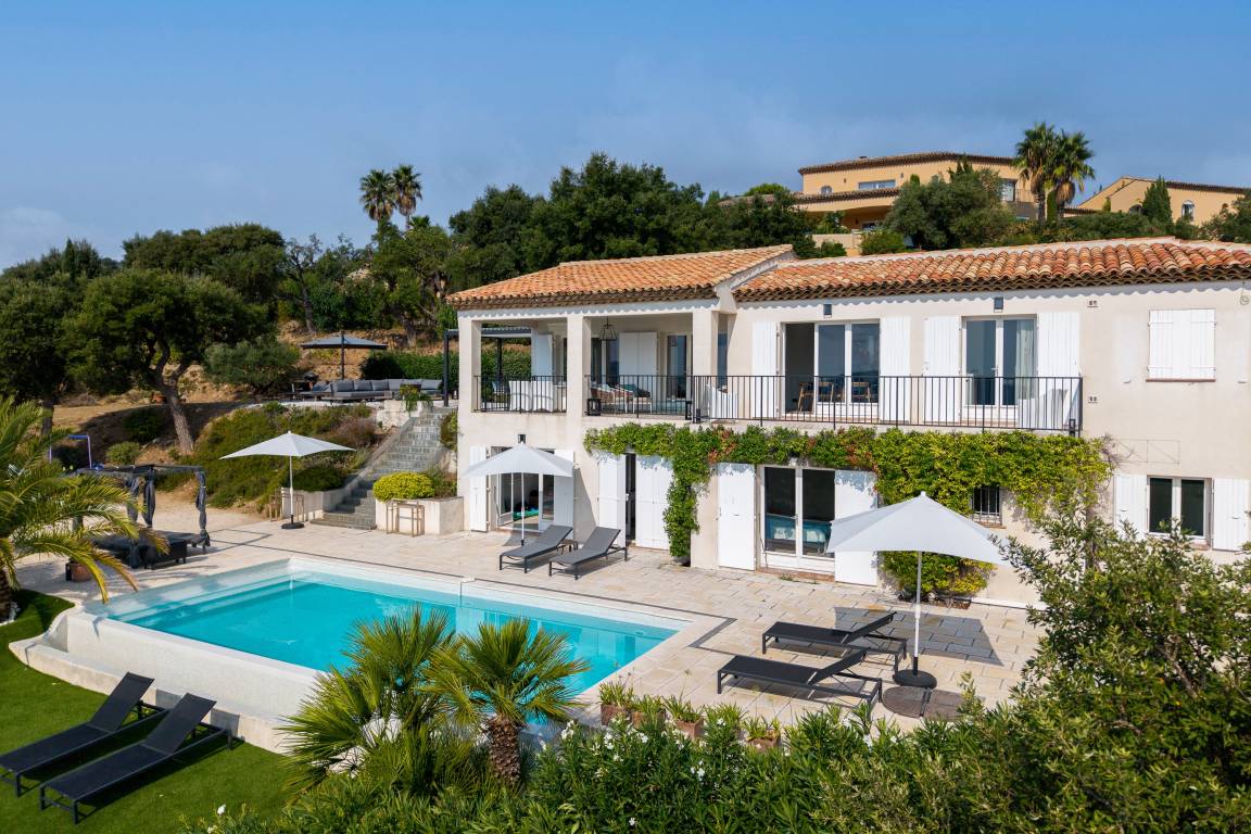 240 M² Ferienhaus ∙ 4 Schlafzimmer ∙ 8 Gäste - Grimaud