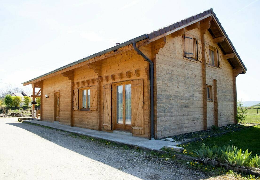 160 M² Chalet ∙ 5 Bedrooms ∙ 12 Guests - Jura