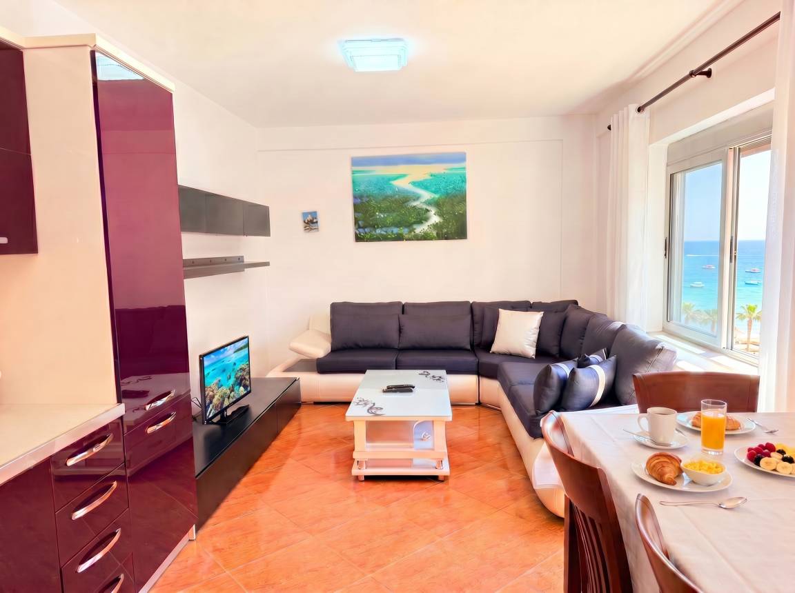 85 M² Apartment ∙ 2 Bedrooms ∙ 5 Guests - Durrës
