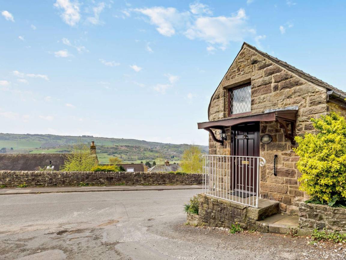 Cottage ∙ 3 Bedrooms ∙ 5 Guests - Chesterfield