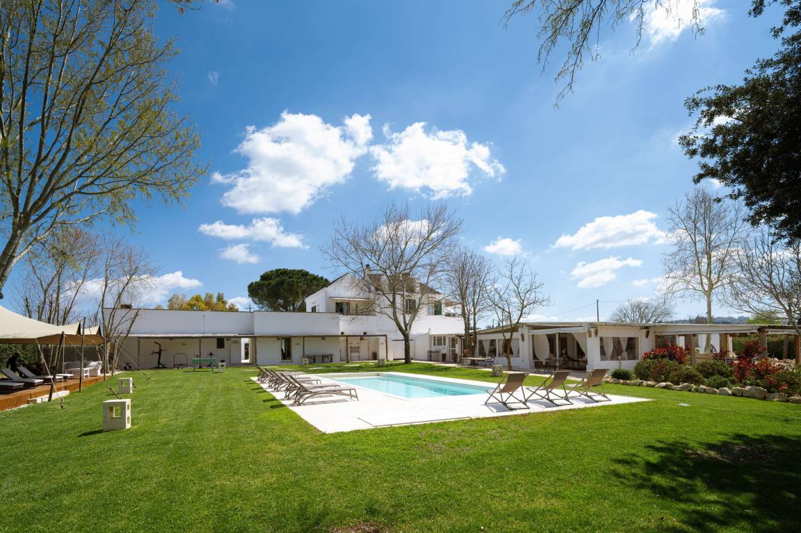 449 M² Farmhouse ∙ 7 Bedrooms ∙ 18 Guests - Cisternino