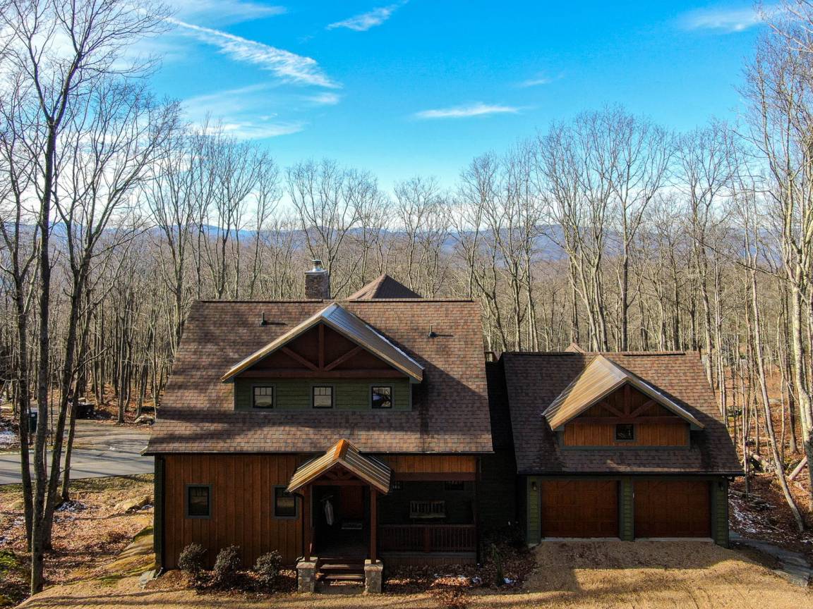 Cabin ∙ 4 Bedrooms ∙ 15 Guests - North Carolina