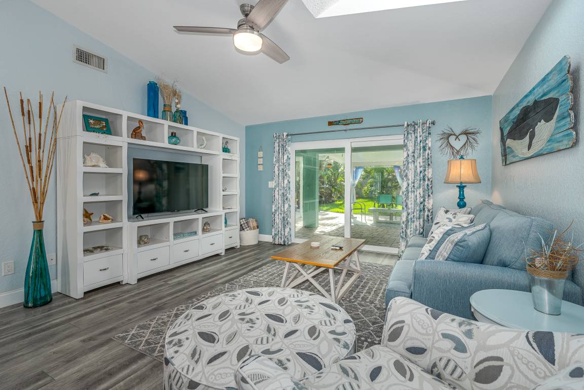 104 M² House ∙ 2 Bedrooms ∙ 6 Guests - New Smyrna Beach, FL