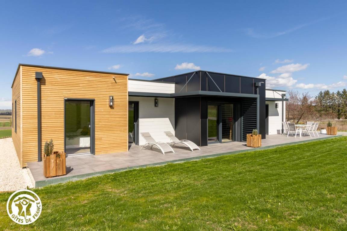 105 M² Gîte ∙ 3 Chambres ∙ 6 Personnes - Auvergne