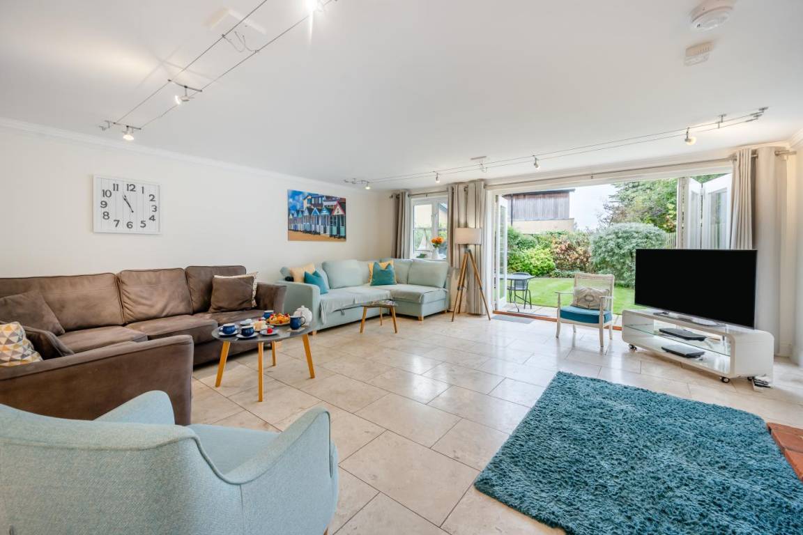Cottage ∙ 4 Bedrooms ∙ 8 Guests - Suffolk