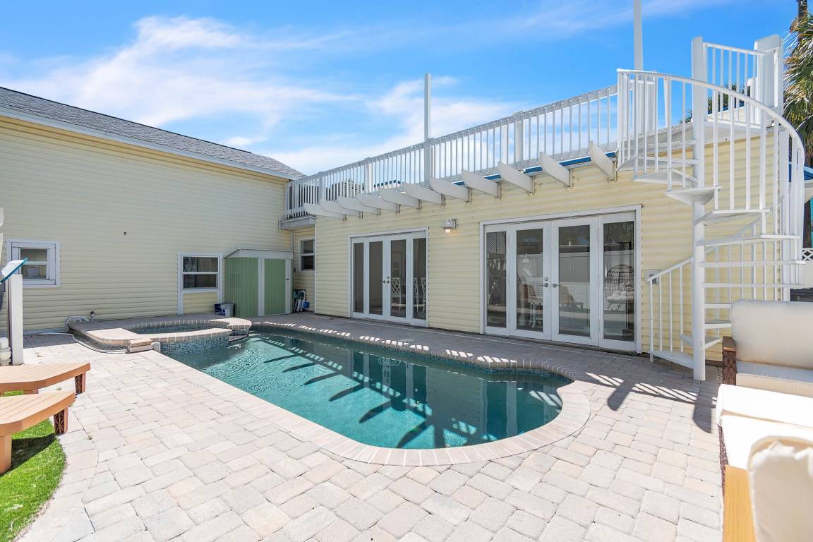 128 M² House ∙ 3 Bedrooms ∙ 8 Guests - St. Pete Beach, FL