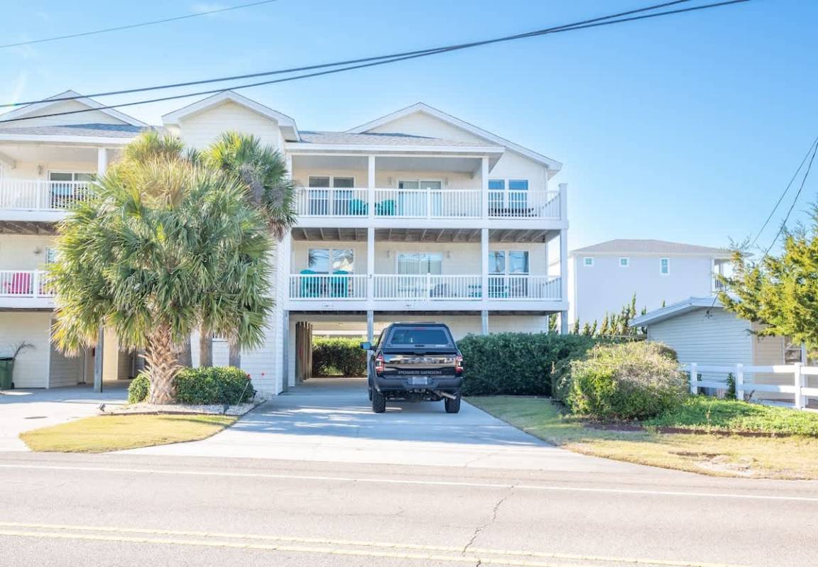 238 M² Apartment ∙ 6 Bedrooms ∙ 14 Guests - Kure Beach, NC