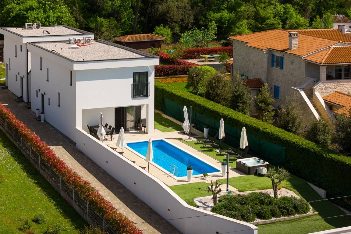 128 M² Villa ∙ 4 Bedrooms ∙ 8 Guests - Poreč