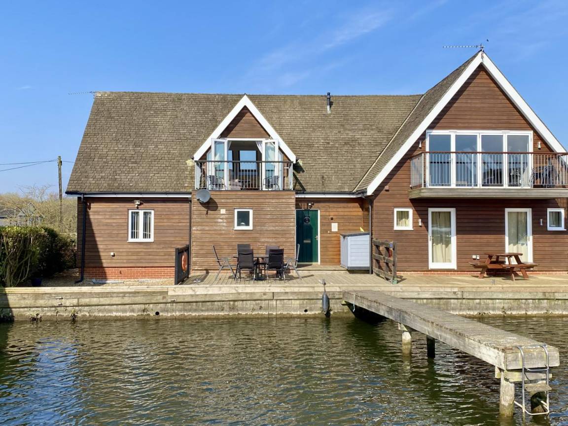 House ∙ 3 Bedrooms ∙ 6 Guests - Wroxham