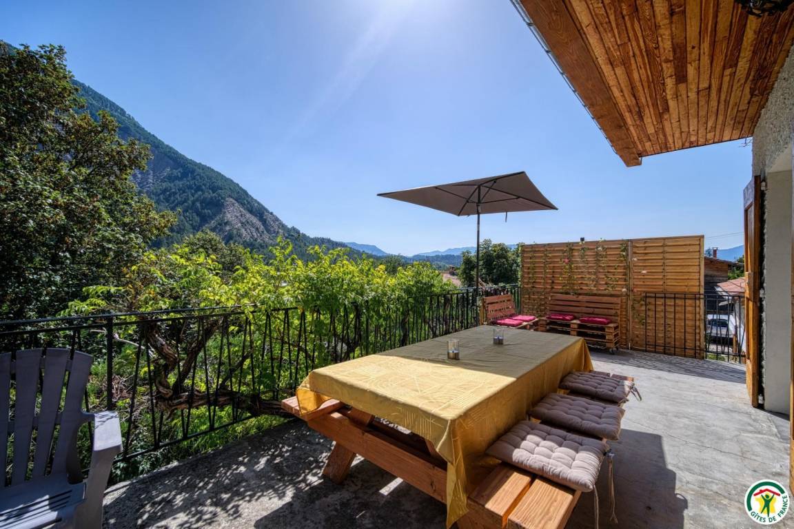 70 M² Gîte ∙ 2 Chambres ∙ 4 Personnes - Luc-en-Diois