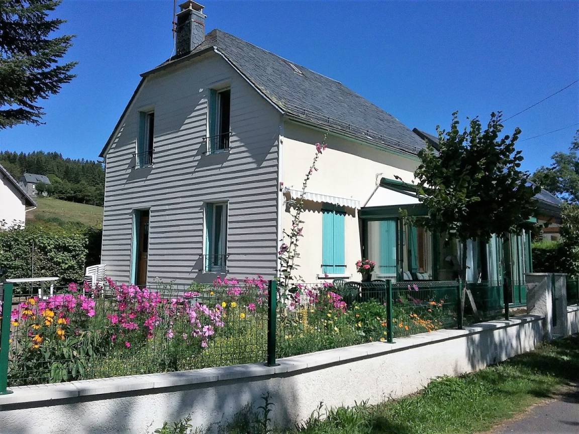 56 M² Appartement ∙ 3 Chambres ∙ 6 Personnes - Chastreix