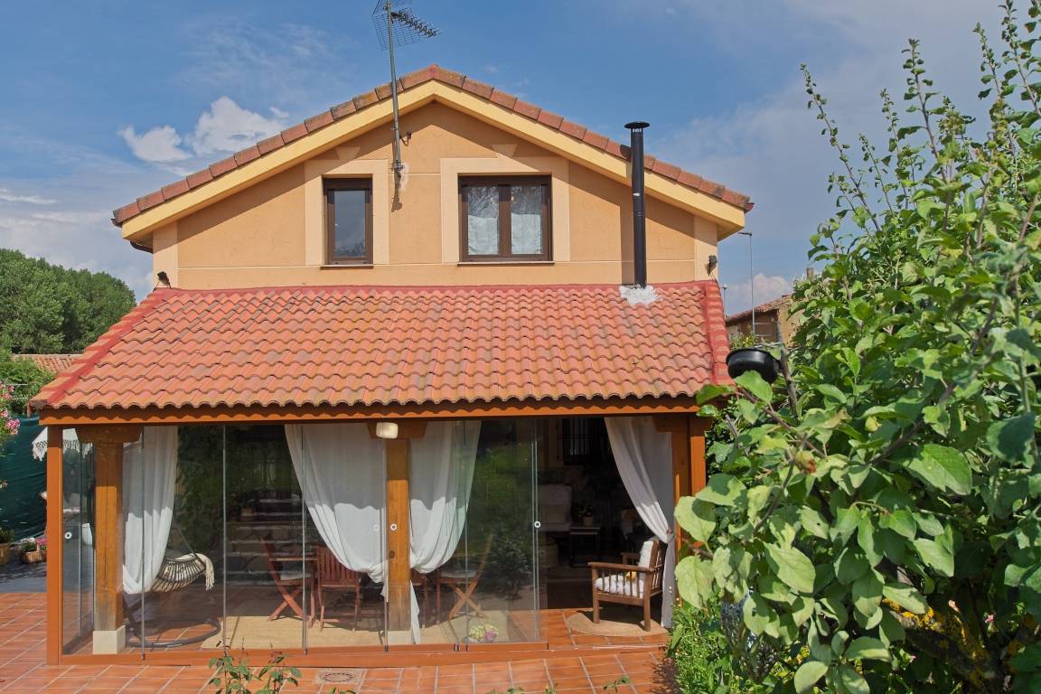 95 M² Ferienhaus ∙ 2 Schlafzimmer ∙ 5 Gäste - León
