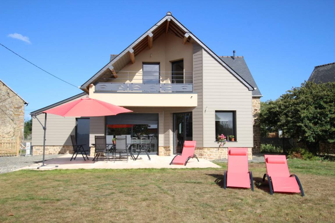 121 M² Gîte ∙ 4 Chambres ∙ 8 Personnes - Ducey