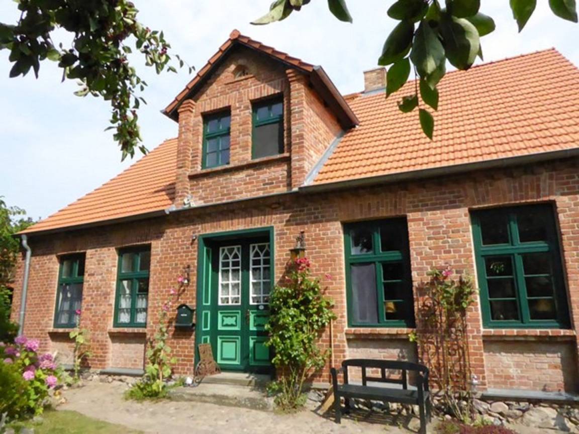 55 M² Ferienwohnung ∙ 2 Schlafzimmer ∙ 4 Gäste - Wustrow