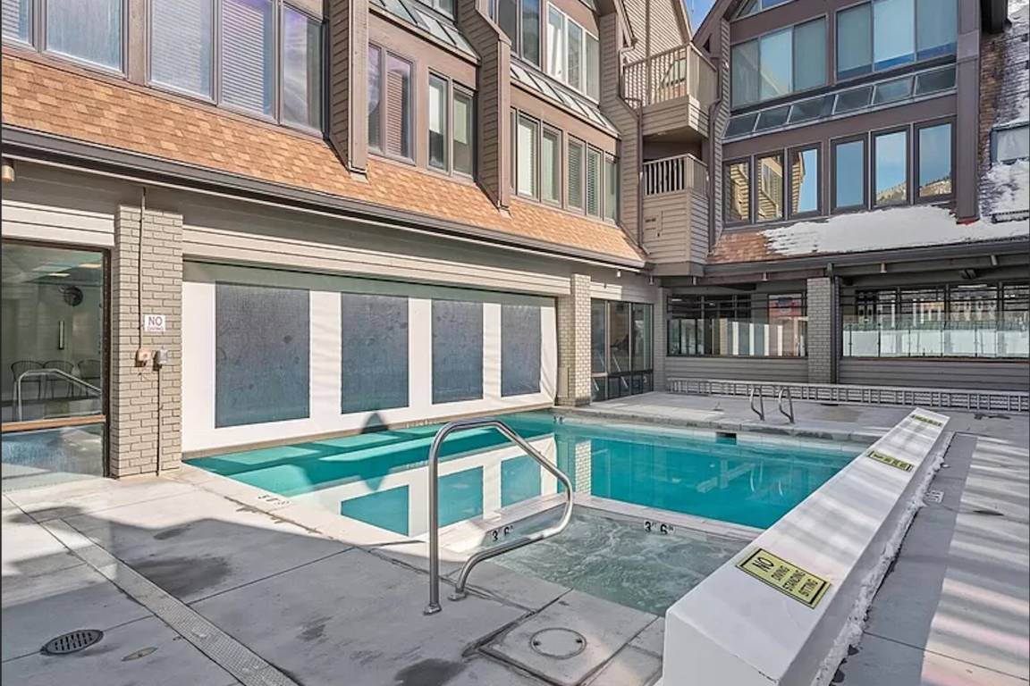 99 M² Condo ∙ 2 Bedrooms ∙ 8 Guests - Park City, UT