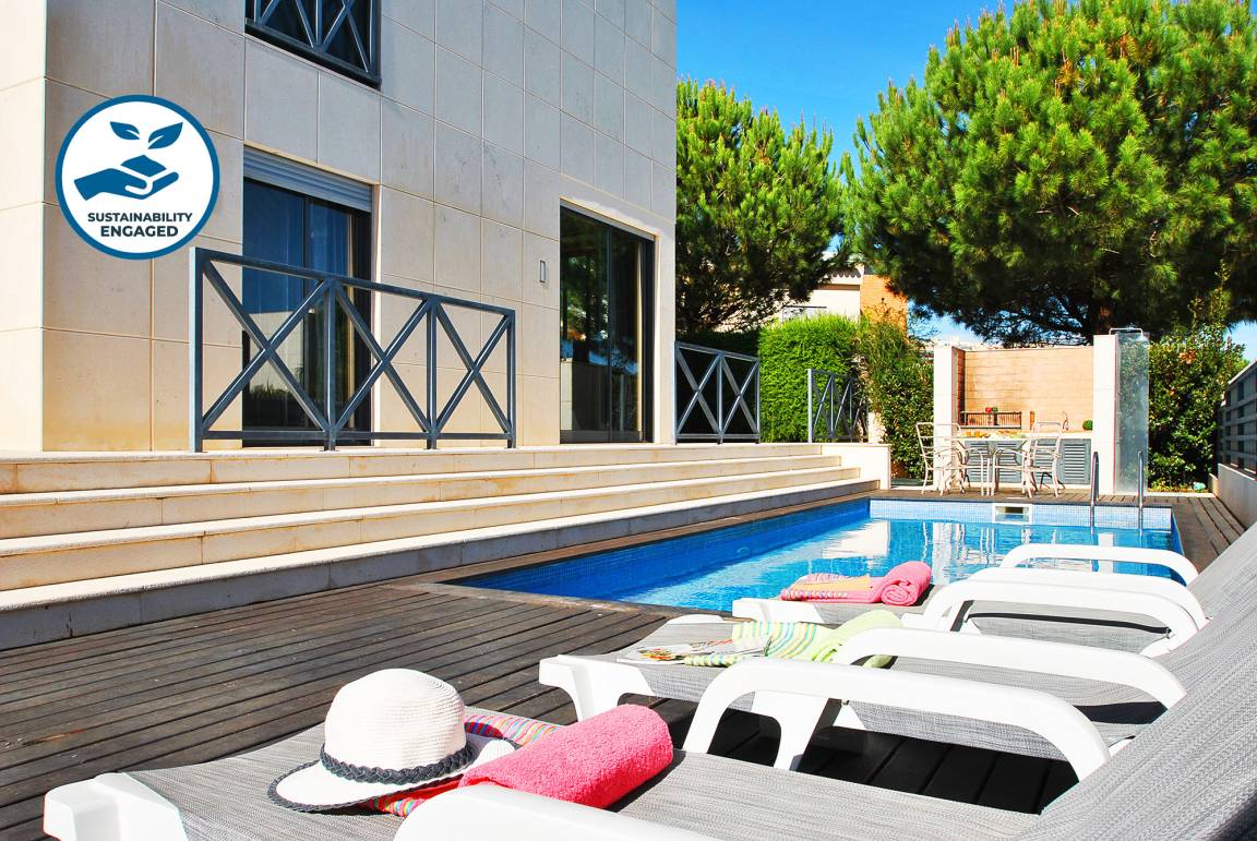 163 M² Villa ∙ 4 Chambres ∙ 10 Personnes - Albufeira