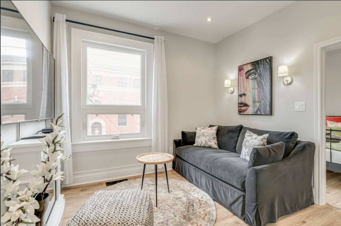 70 M² Aparthotel ∙ 2 Bedrooms ∙ 4 Guests - Toronto