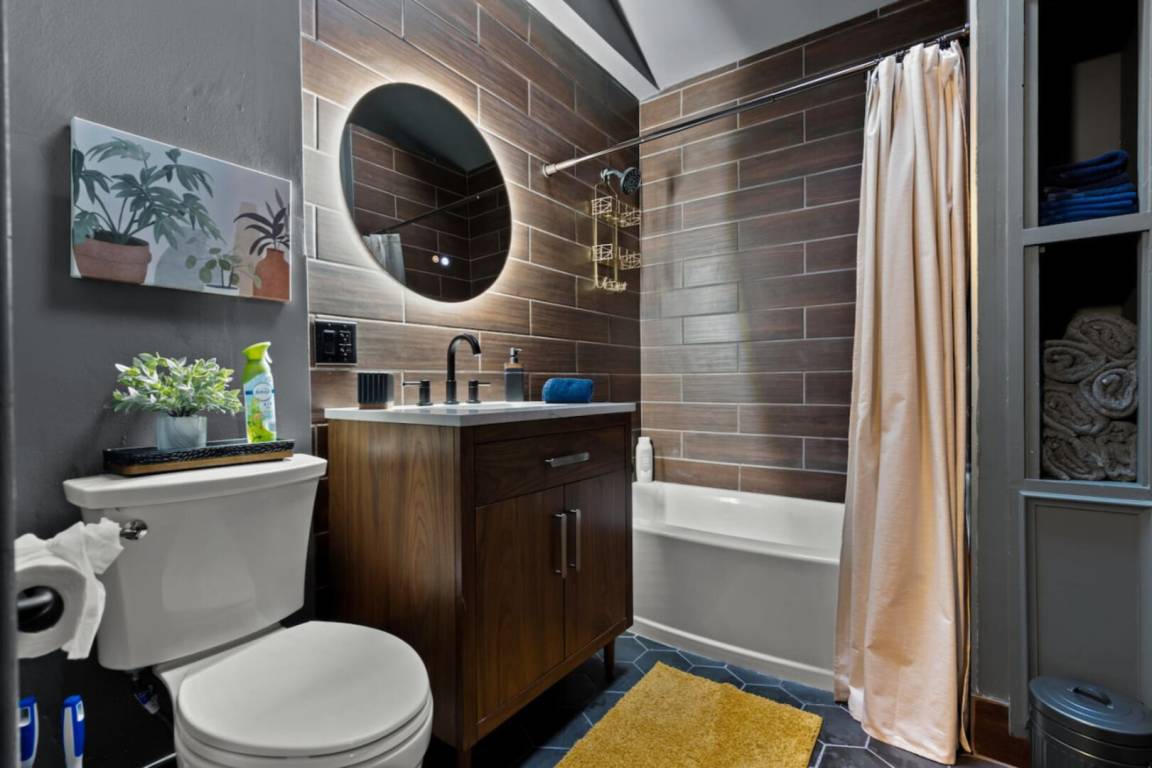 86 M² House ∙ 2 Bedrooms ∙ 5 Guests - Hartford, CT