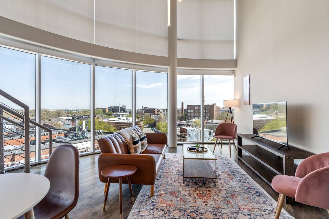 160 M² Apartment ∙ 3 Bedrooms ∙ 7 Guests - Indianapolis, IN