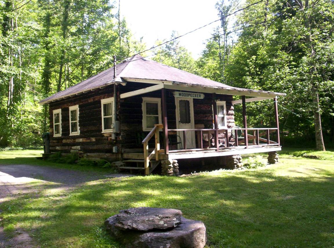 House ∙ 2 Bedrooms ∙ 5 Guests - Pocono Mountains, PA