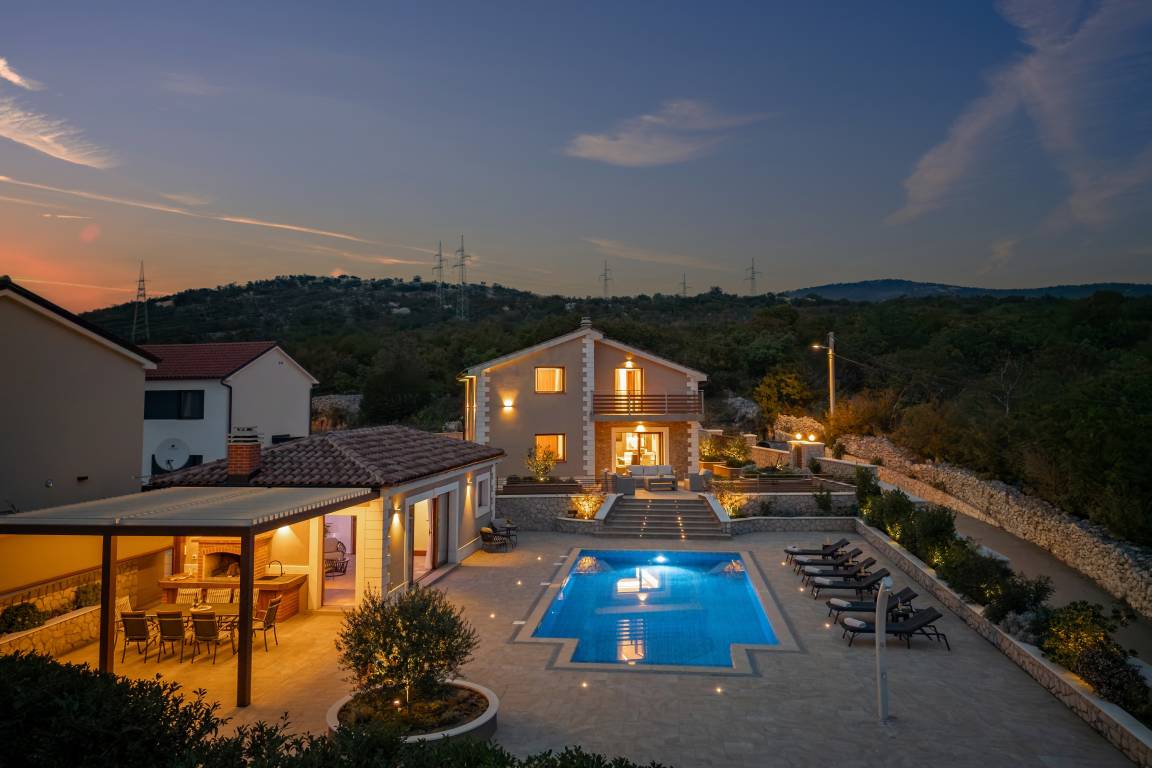 190 M² Villa ∙ 5 Slaapkamers ∙ 10 Gasten - Rijeka