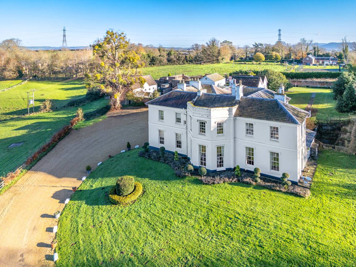 Cottage ∙ 11 Bedrooms ∙ 22 Guests - Forest of Dean