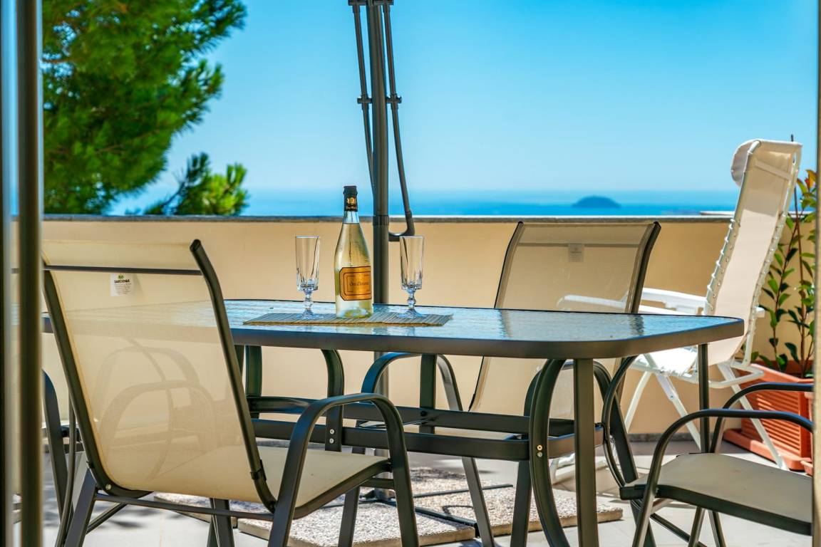 55 M² Apartment ∙ 1 Bedroom ∙ 4 Guests - Pietra Ligure