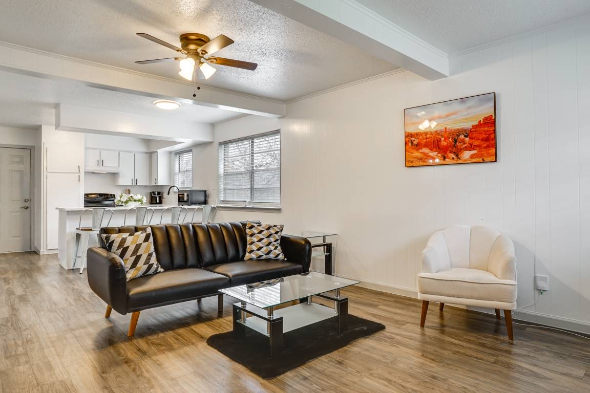 83 M² Apartment ∙ 2 Bedrooms ∙ 4 Guests - Euless, TX