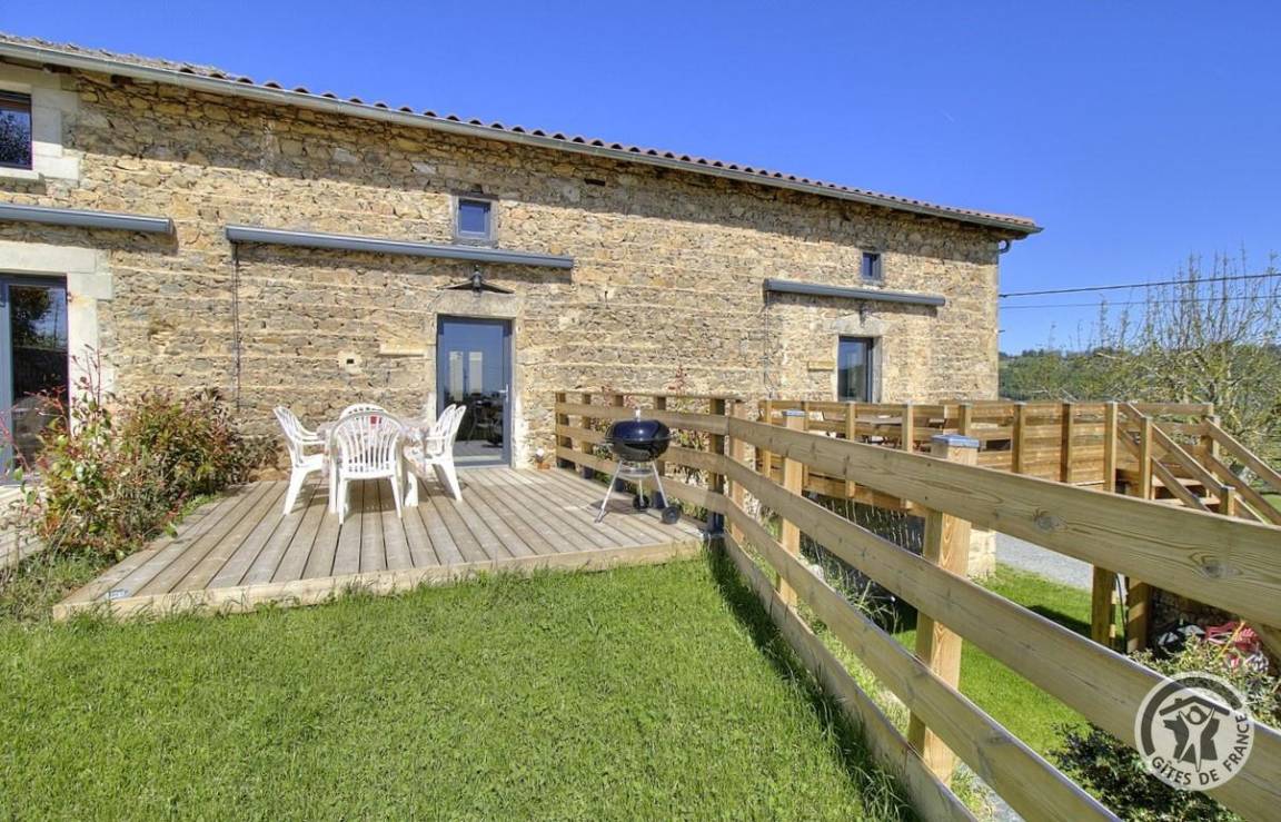 63 M² Gîte ∙ 2 Chambres ∙ 4 Personnes - Craponne