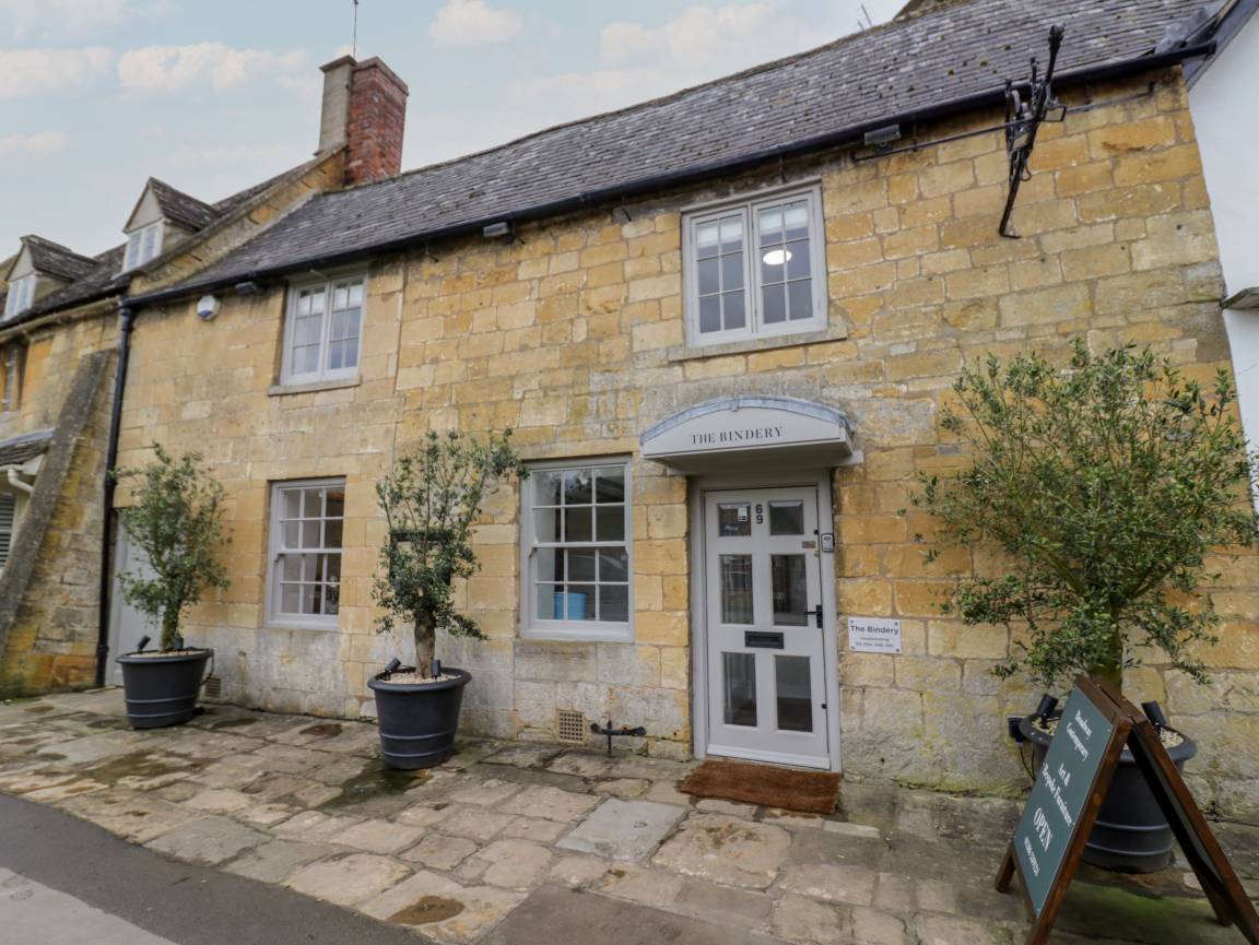 Cottage ∙ 2 Bedrooms ∙ 4 Guests - Winchcombe