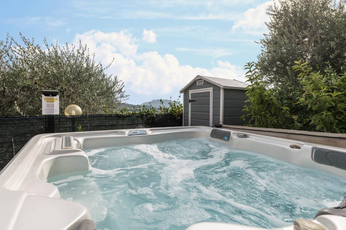 100 M² House ∙ 2 Bedrooms ∙ 6 Guests - Bardolino