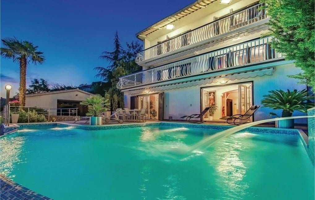 300 M² Ferienhaus ∙ 6 Schlafzimmer ∙ 12 Gäste - Rijeka
