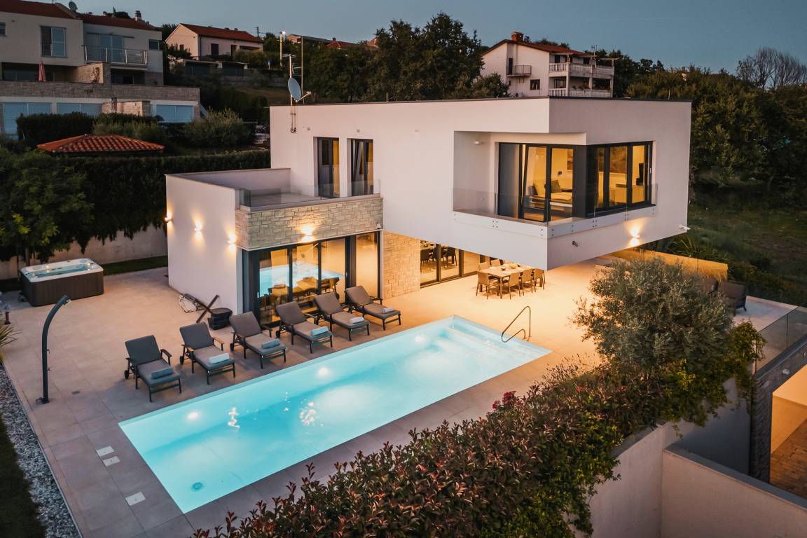 393 M² Villa ∙ 4 Chambres ∙ 8 Personnes - Poreč
