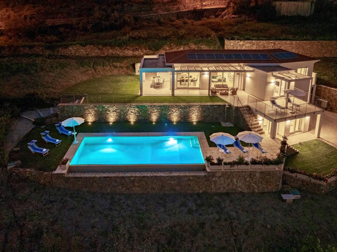 180 M² Villa ∙ 4 Chambres ∙ 8 Personnes - Sanremo