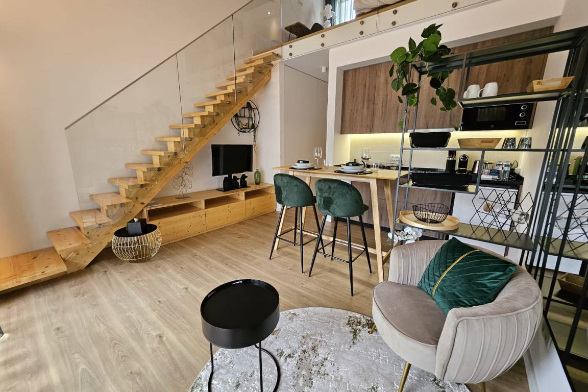 35 M² Buhardilla ∙ 1 Habitación ∙ 2 Huéspedes - Maceira