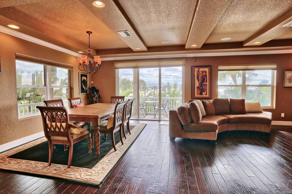 283 M² House ∙ 3 Bedrooms ∙ 6 Guests - Gulfport, FL