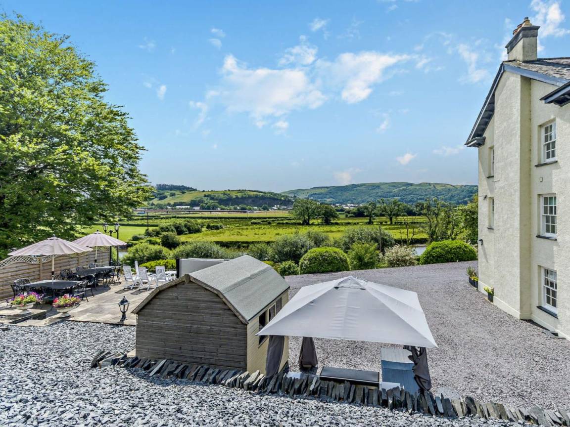 Cottage ∙ 5 Bedrooms ∙ 12 Guests - Machynlleth