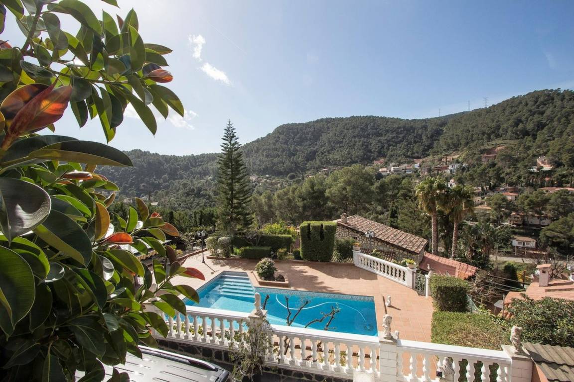 170 M² Villa ∙ 4 Schlafzimmer ∙ 8 Gäste - Castelldefels