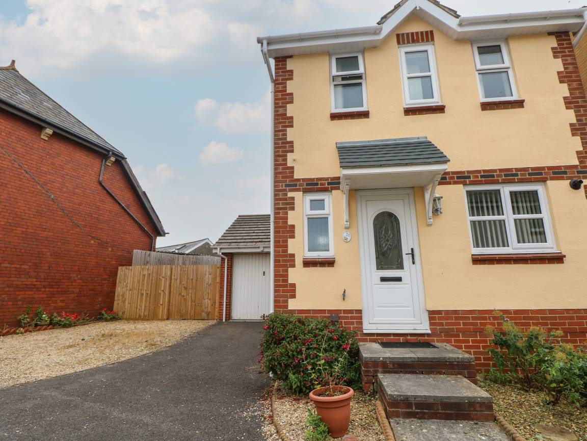 Cottage ∙ 3 Bedrooms ∙ 4 Guests - Barry
